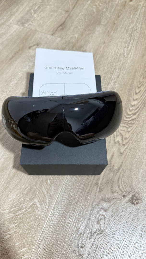 Eye messages, Women's Fashion, Watches & Accessories, Sunglasses ...