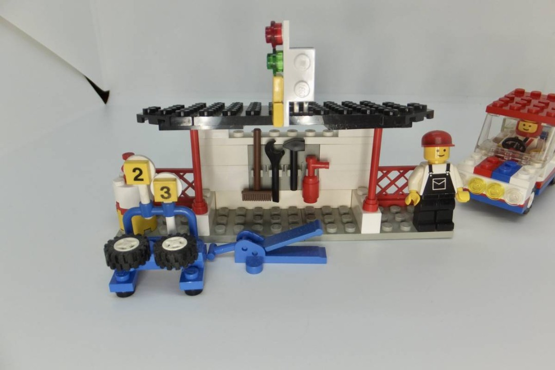 LEGO #1497 Rally Car and Pitcrew Team City Series Old LEGO, Hobbies ...