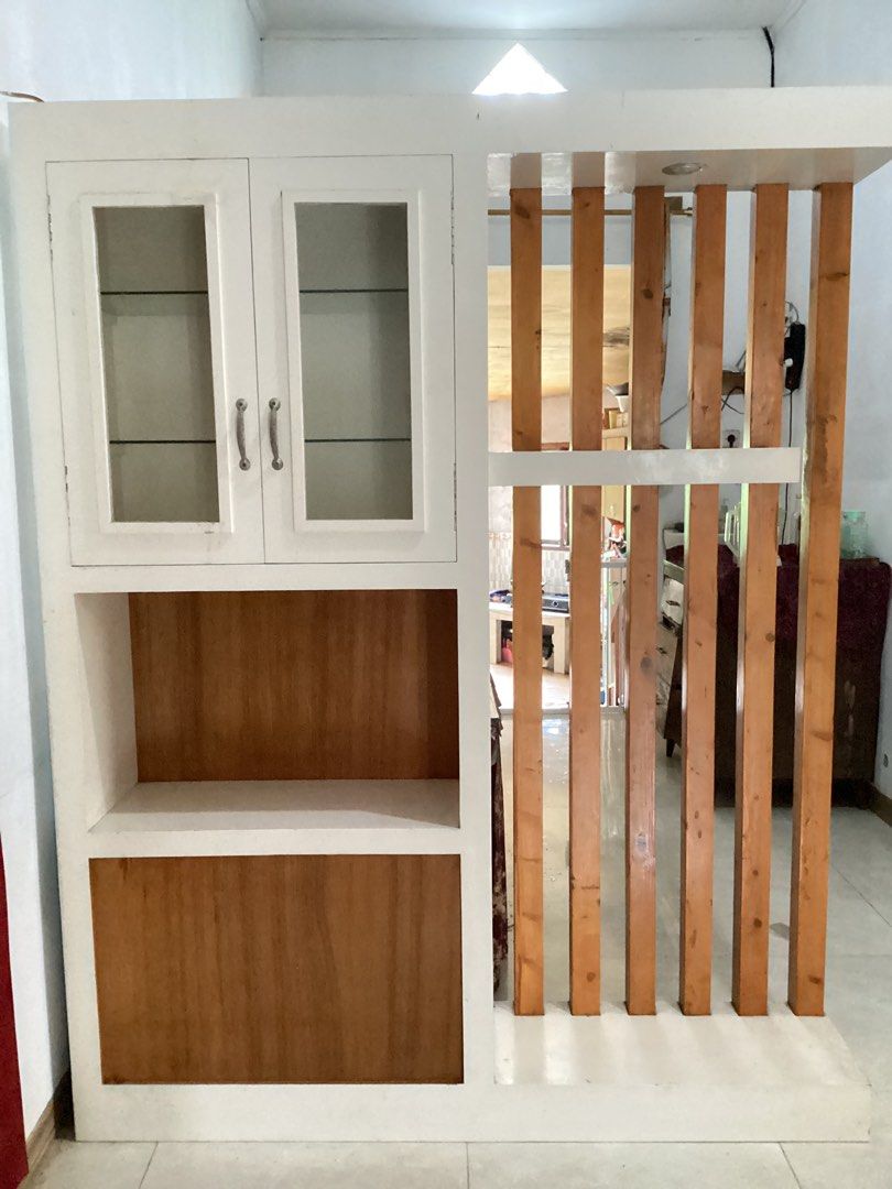 Lemari kabinet kayu, Perabotan Rumah di Carousell