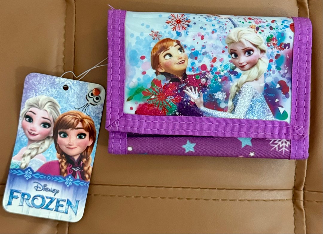 Original Disney Frozen Wallet + FREE Barbie wallet, Babies & Kids ...