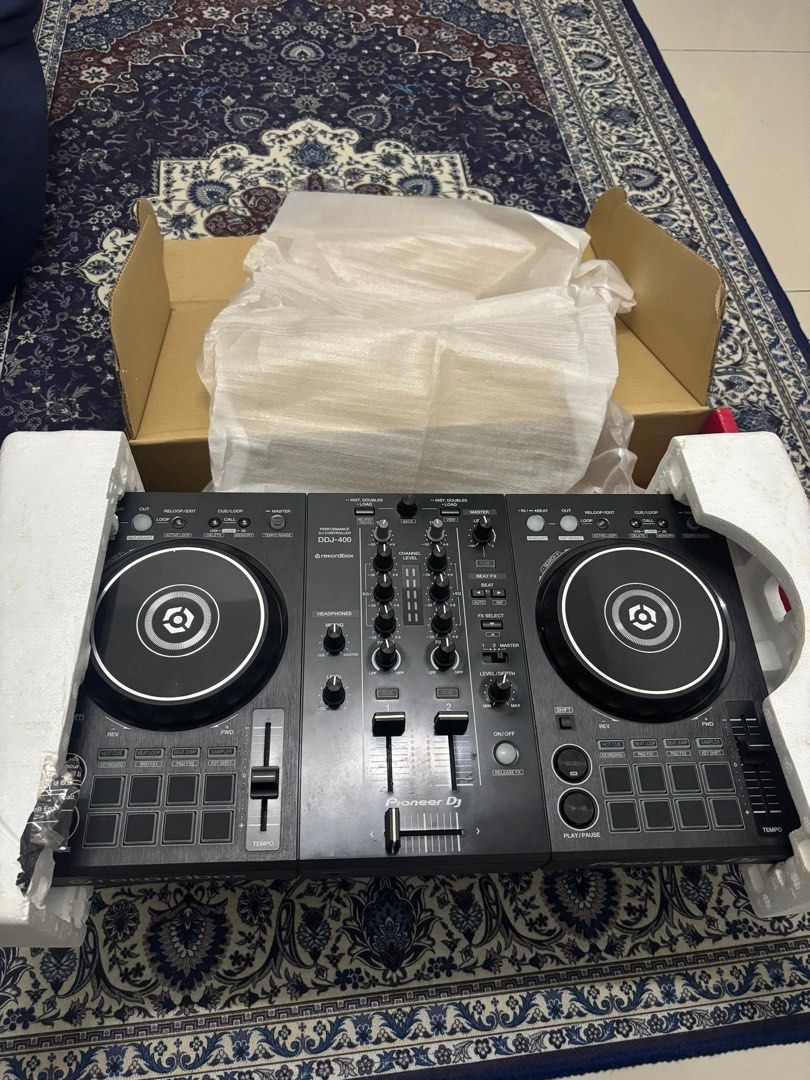 Pioneer DDJ-400 complete set, Audio, Other Audio Equipment on Carousell