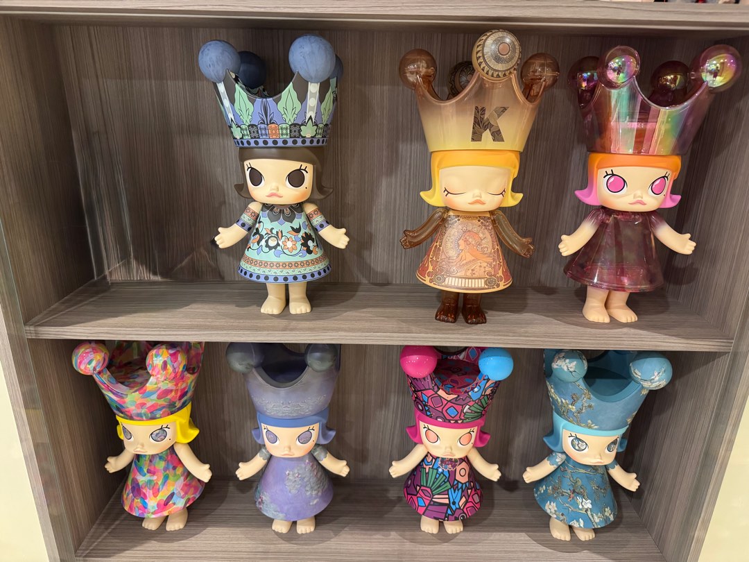 Popmart royal molly 400%, Hobbies & Toys, Toys & Games on Carousell