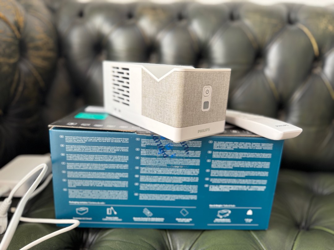 Projector Philips Screeneo UL5 Smart, TV & Home Appliances, TV ...