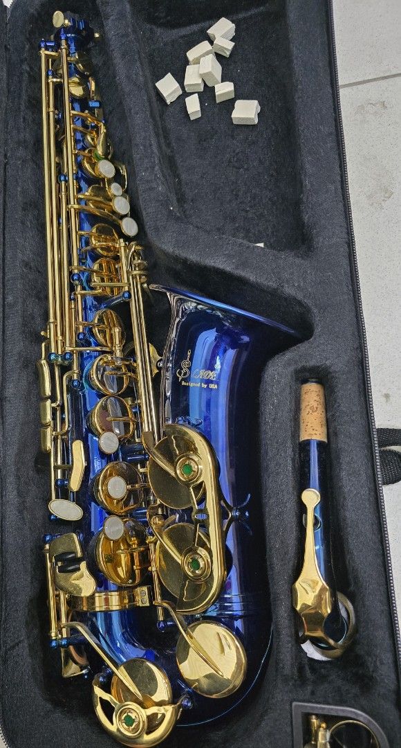 Saxophone-Slade (blue)-Re:nue Bukit Timah, Hobbies & Toys, Music ...