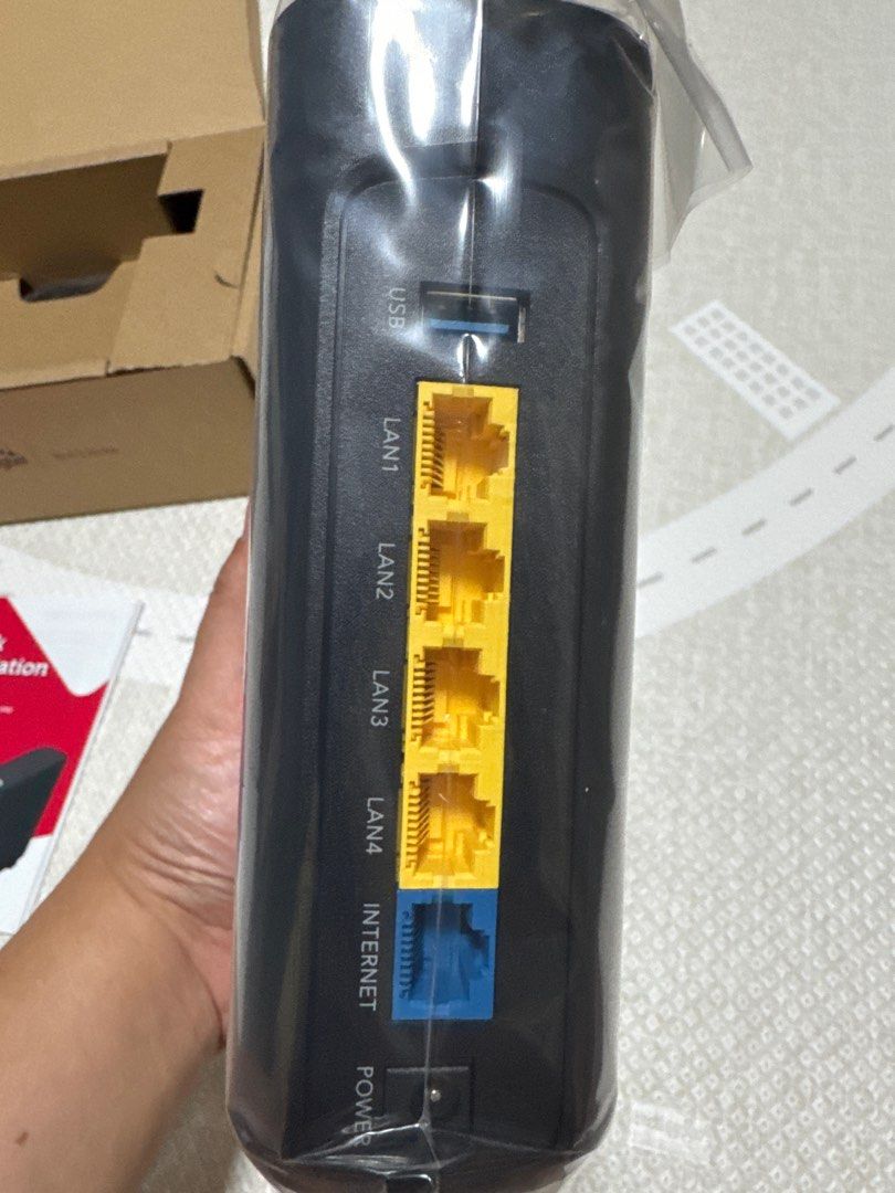 Singtel Wi-Fi 6 Router (WG660242), Computers & Tech, Parts ...