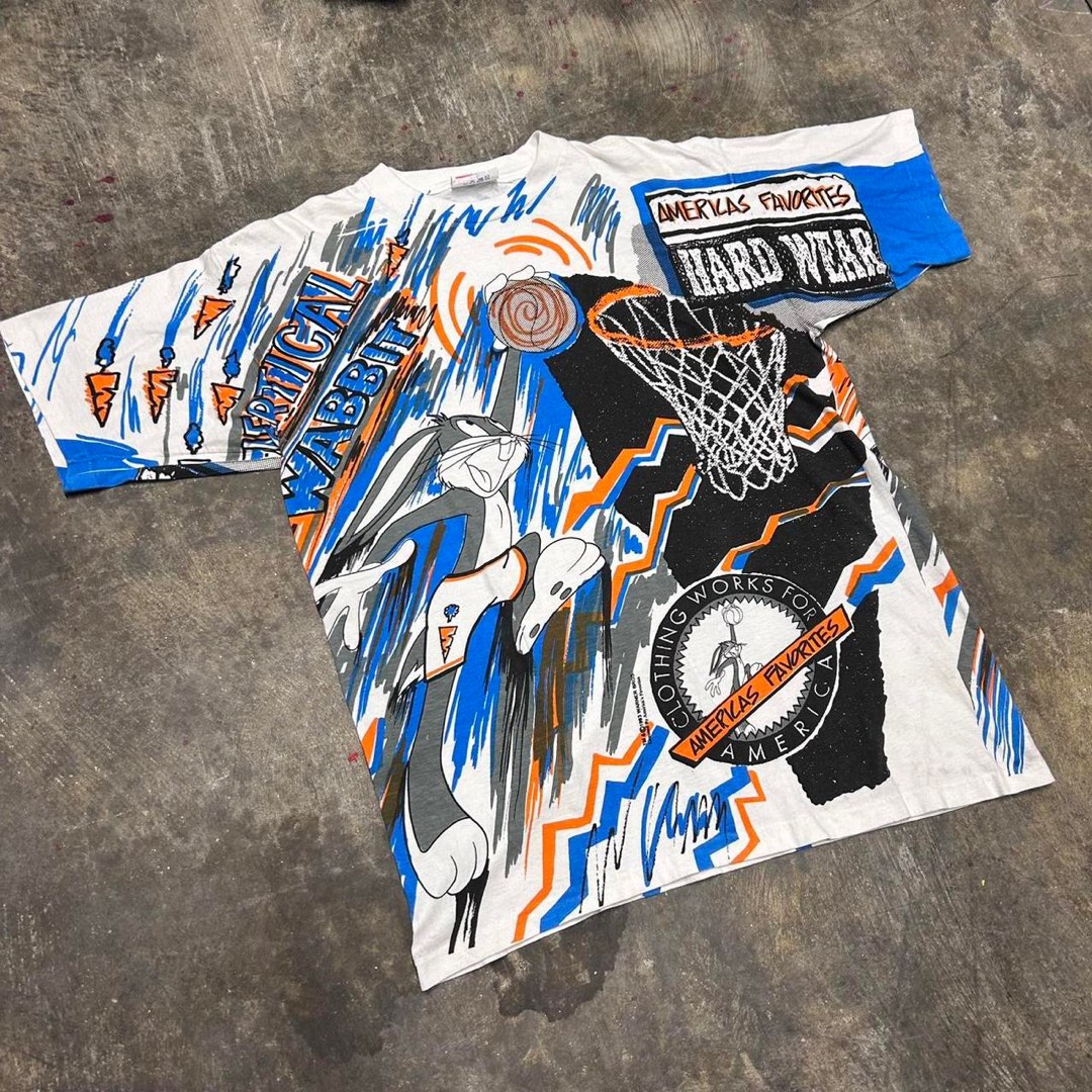 Vintage 1993 single stitch looney tunes aop, Men's Fashion, Activewear ...