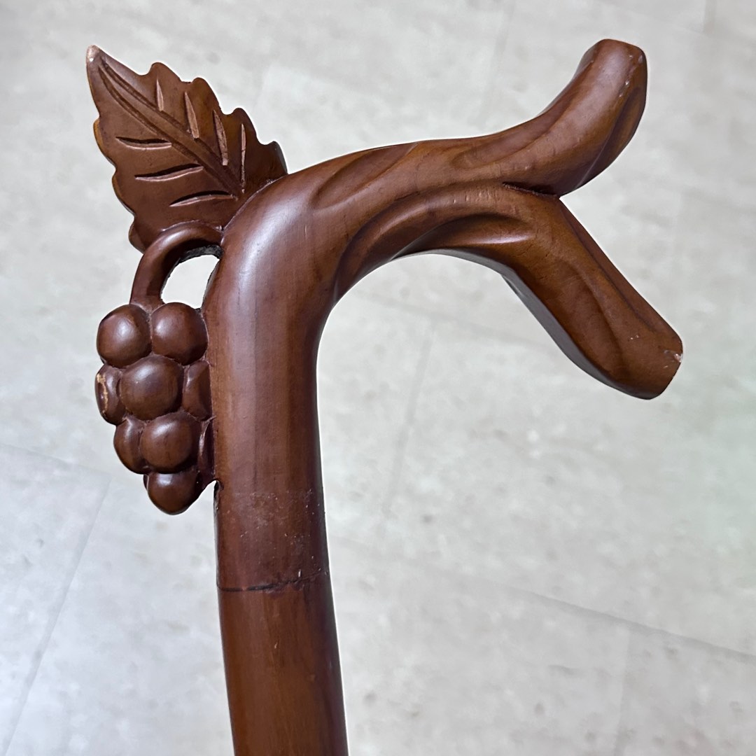 Vintage Wooden Walking Cane with Grapevine Handle, Health & Nutrition ...