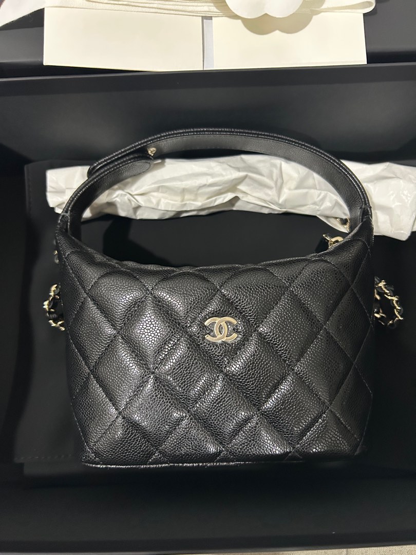 *May 2025* BNIB 25A Chanel Classic Clutch with Chain Top Handle Black ...