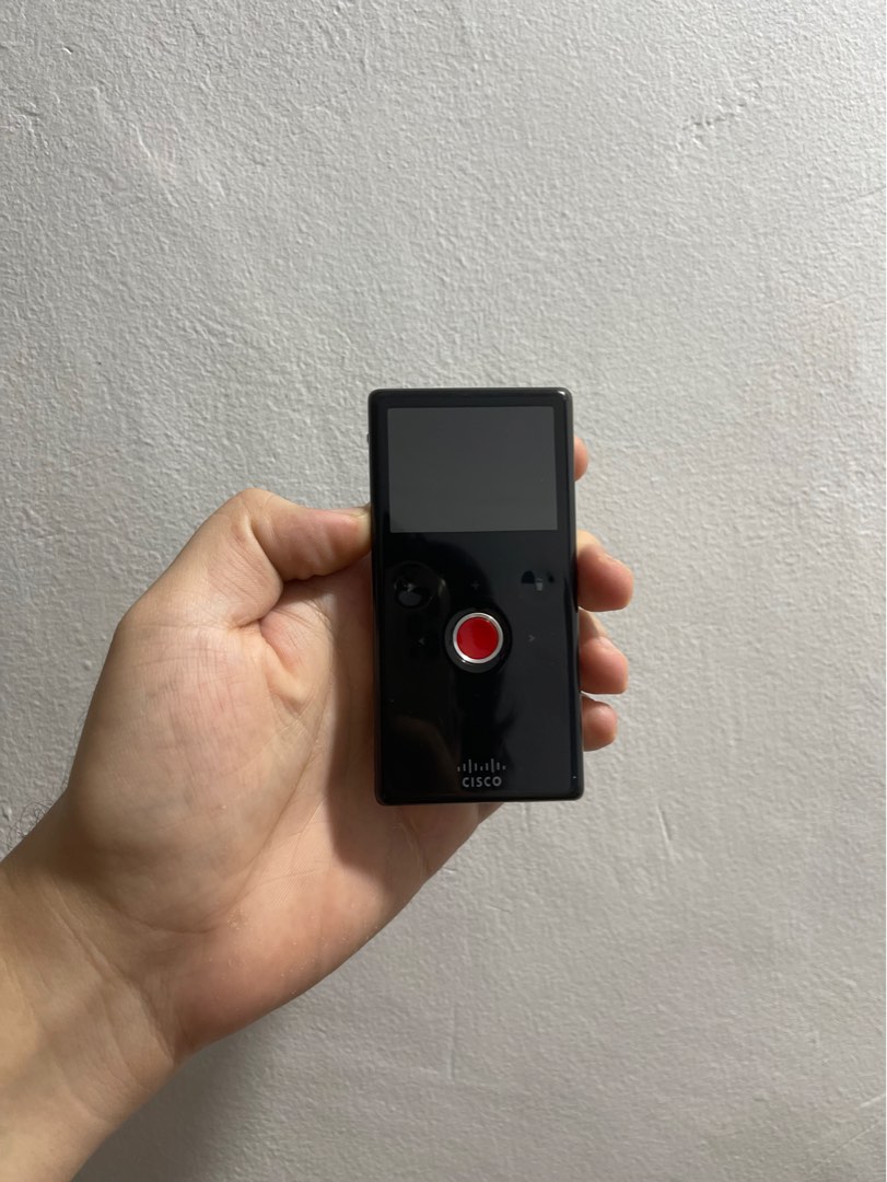 Cisco flip video camera, Photography, Video Cameras on Carousell