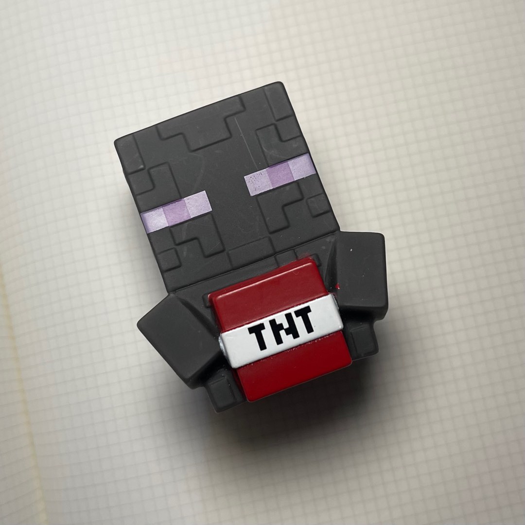 Enderman Minecraft Gashapon (Light-up), Hobbies & Toys, Toys & Games on ...