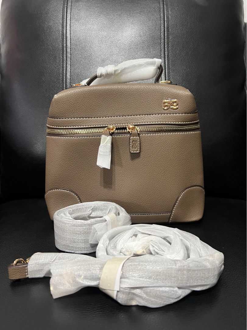 HOLB BACKPACK 2way Bag, Women's Fashion, Bags & Wallets, Backpacks on ...