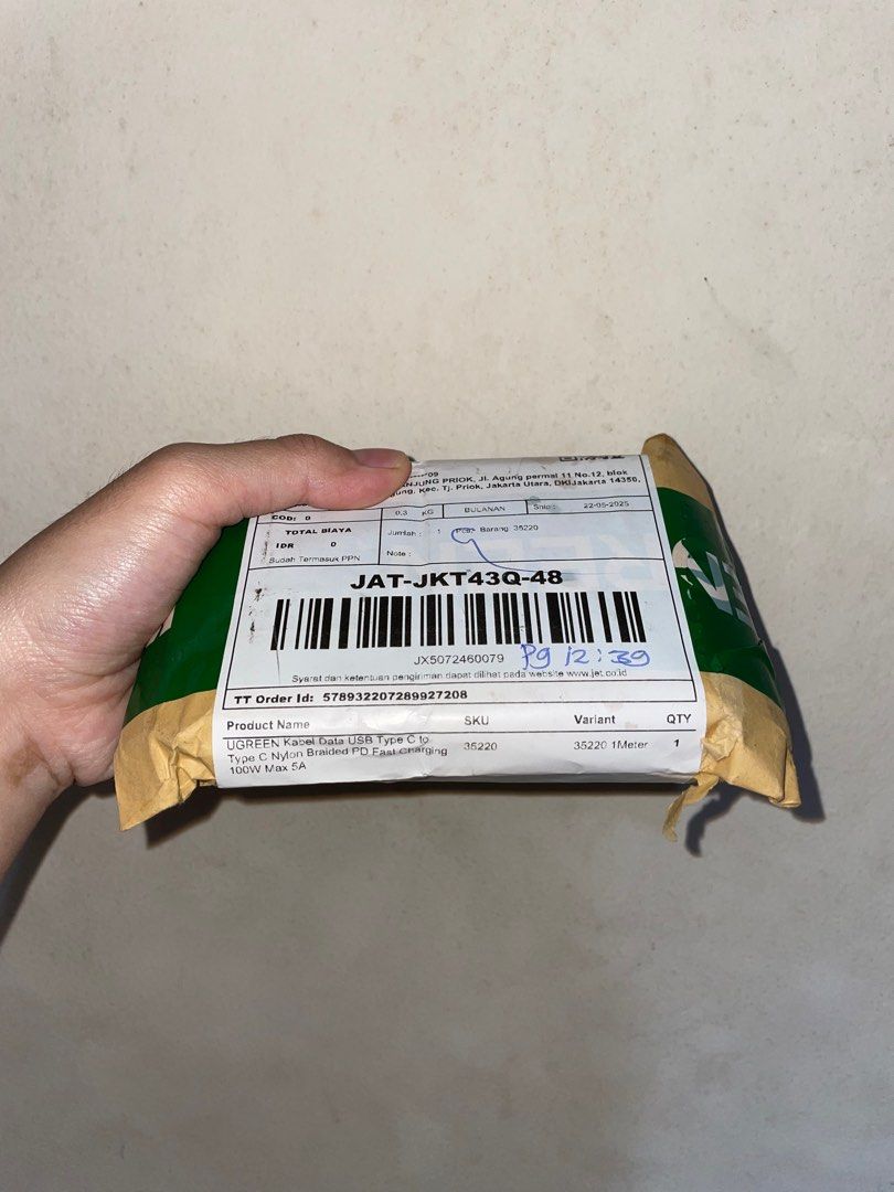 JUAL RUGI! Ugreen kabel data type C 100watt, Elektronik, Lainnya di ...