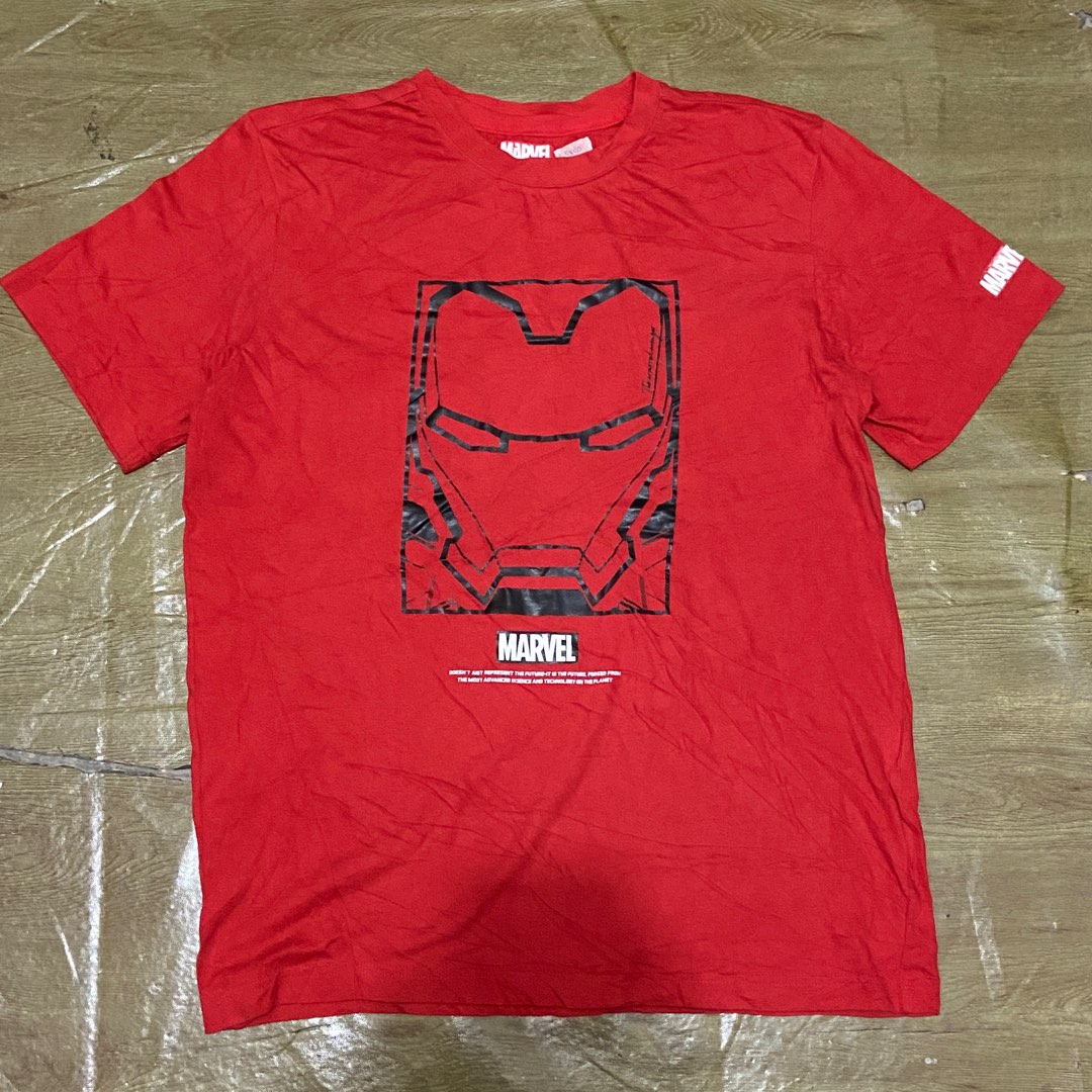 Kaos Hangten Marvel M Merah Red, Fesyen Pria, Pakaian , Atasan di Carousell