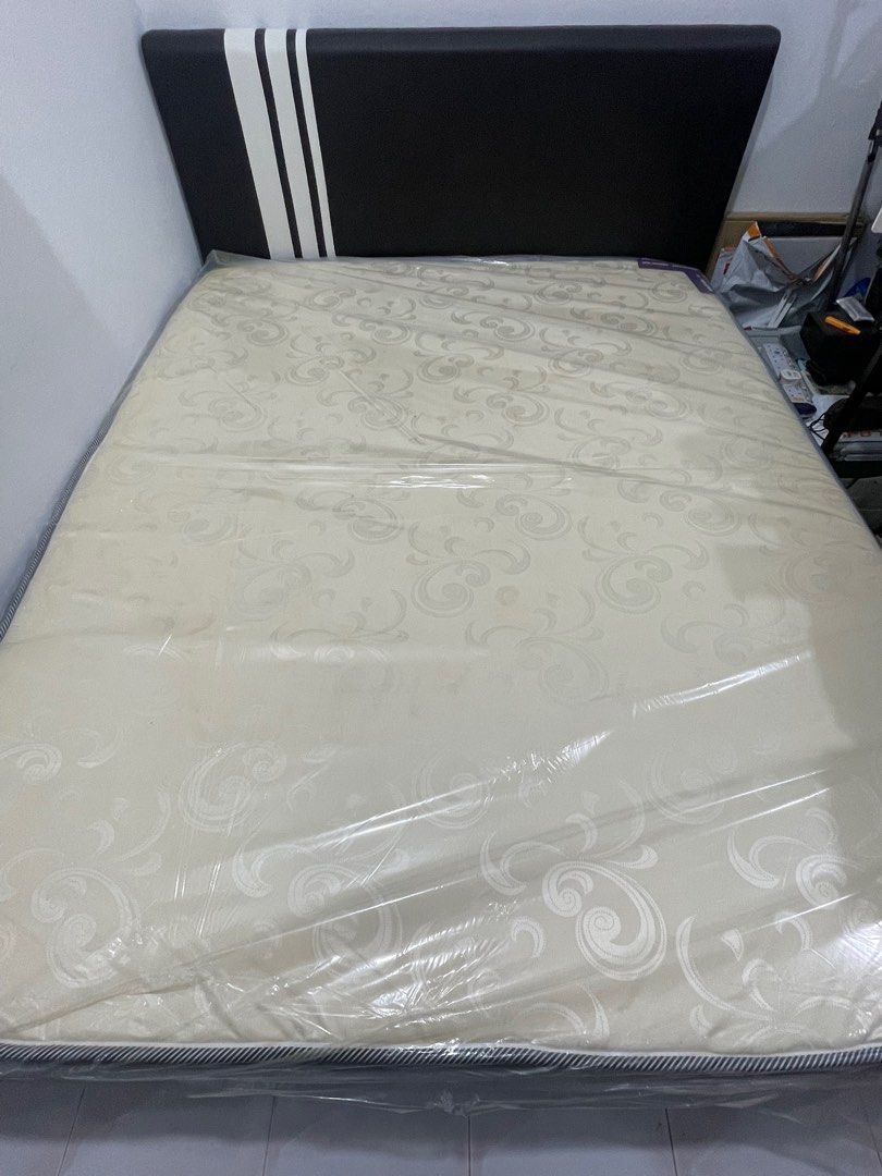 Katil Divan + Tilam Queen, Furniture & Home Living, Furniture, Bed ...