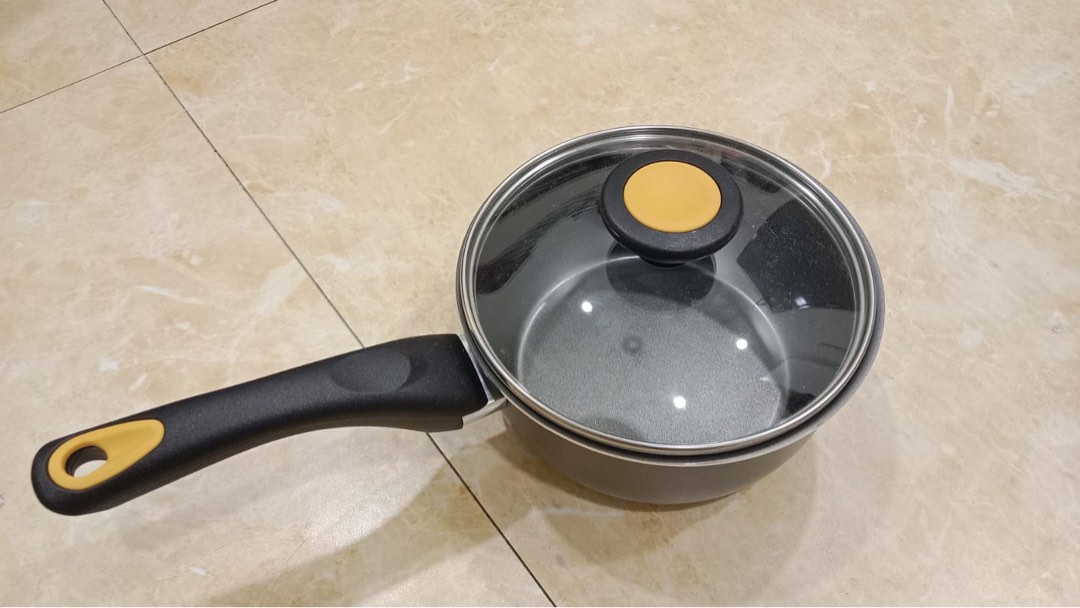 Meyer nonstick saucepan 20cm/2.8L, Furniture & Home Living, Kitchenware ...