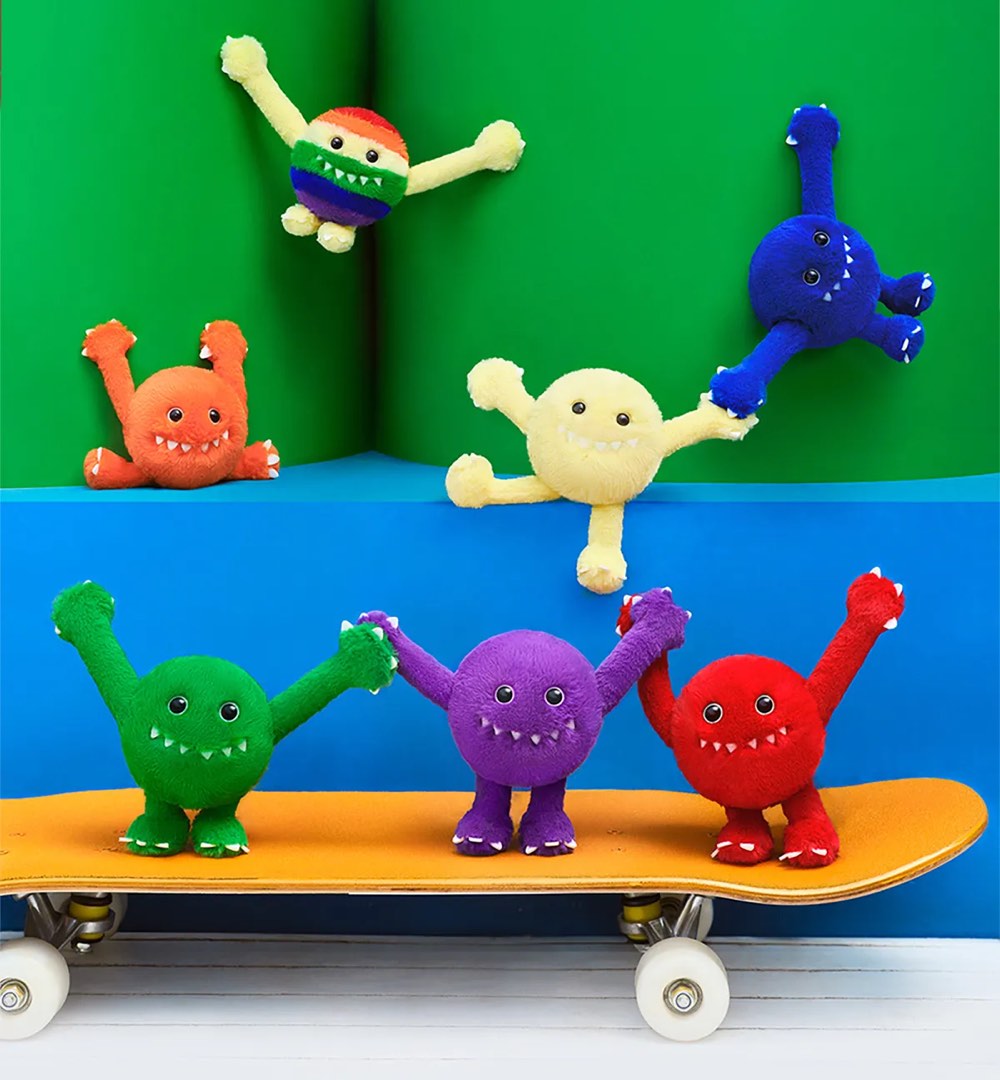 Popmart Instinctoy Hug You Series Plush Pendant, Hobbies & Toys, Toys ...