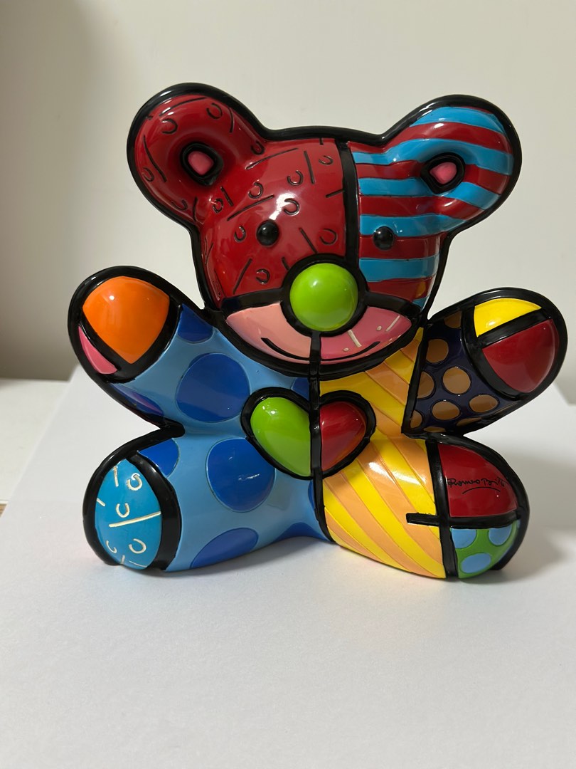 ROMERO BRITTO HOPE BEAR limited edition, 興趣及遊戲, 收藏品及紀念品, 明星周邊 - Carousell