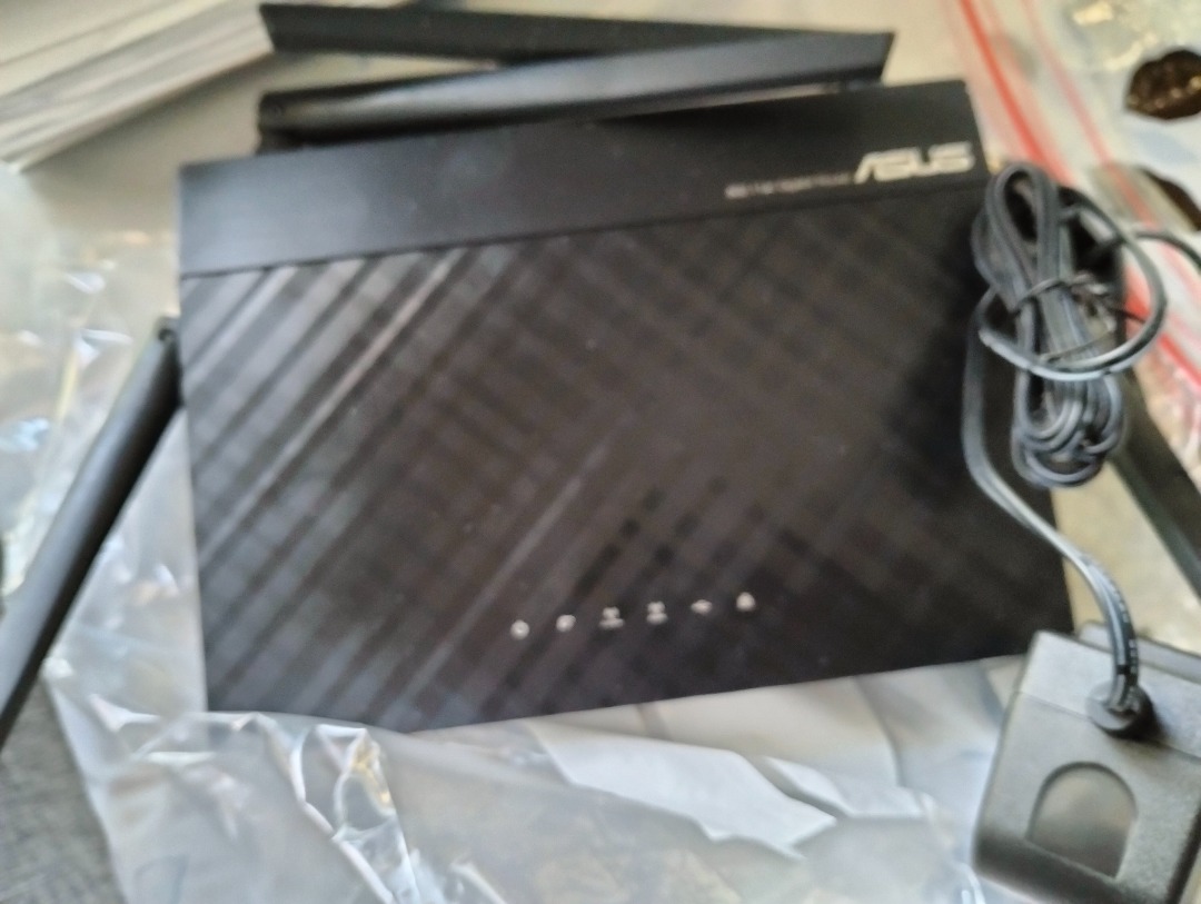 Router Ausu, Computers & Tech, Parts & Accessories, Networking on Carousell