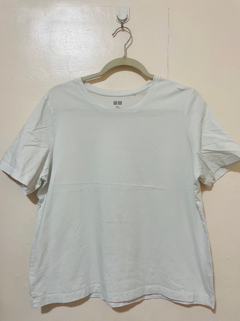 Uniqlo Basic White Shirt, Women's Fashion, Tops, Shirts on Carousell