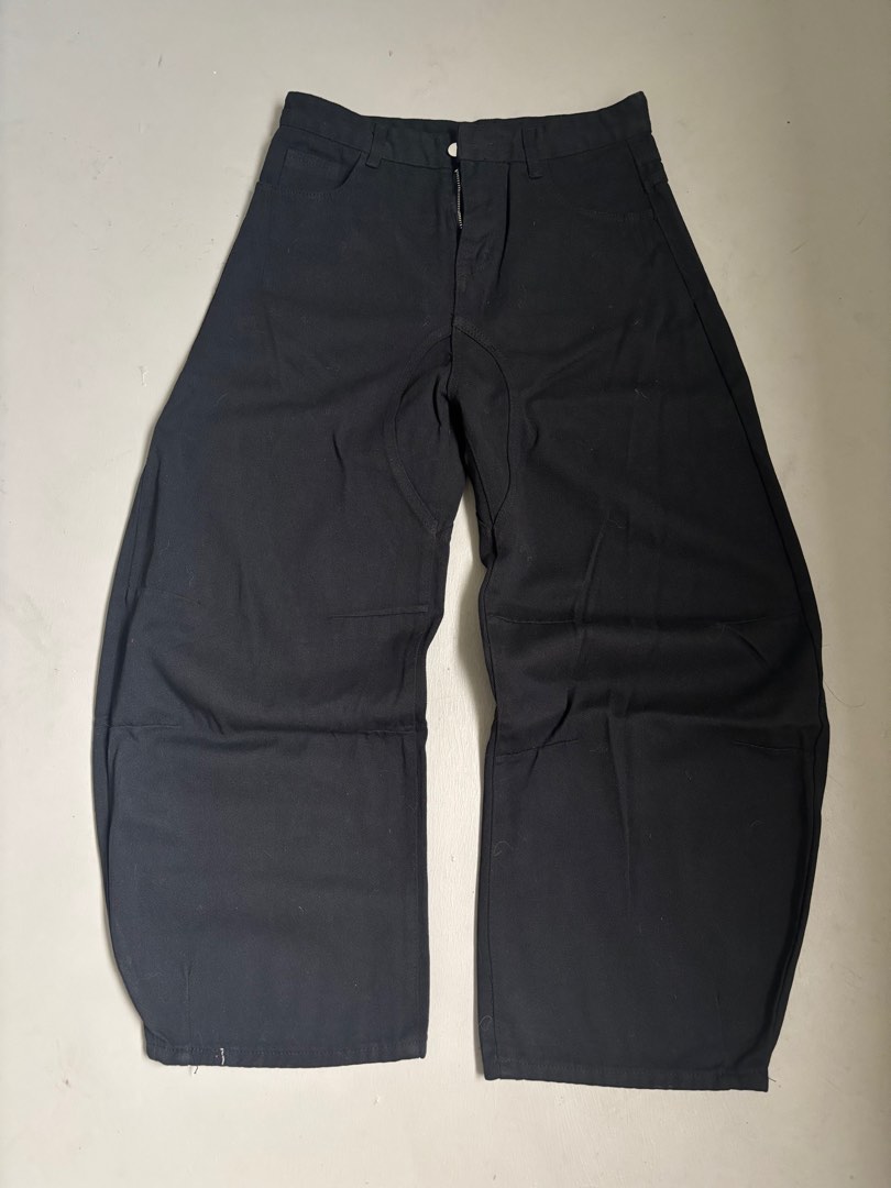 baggy jet black denim, Men's Fashion, Bottoms, Jeans on Carousell