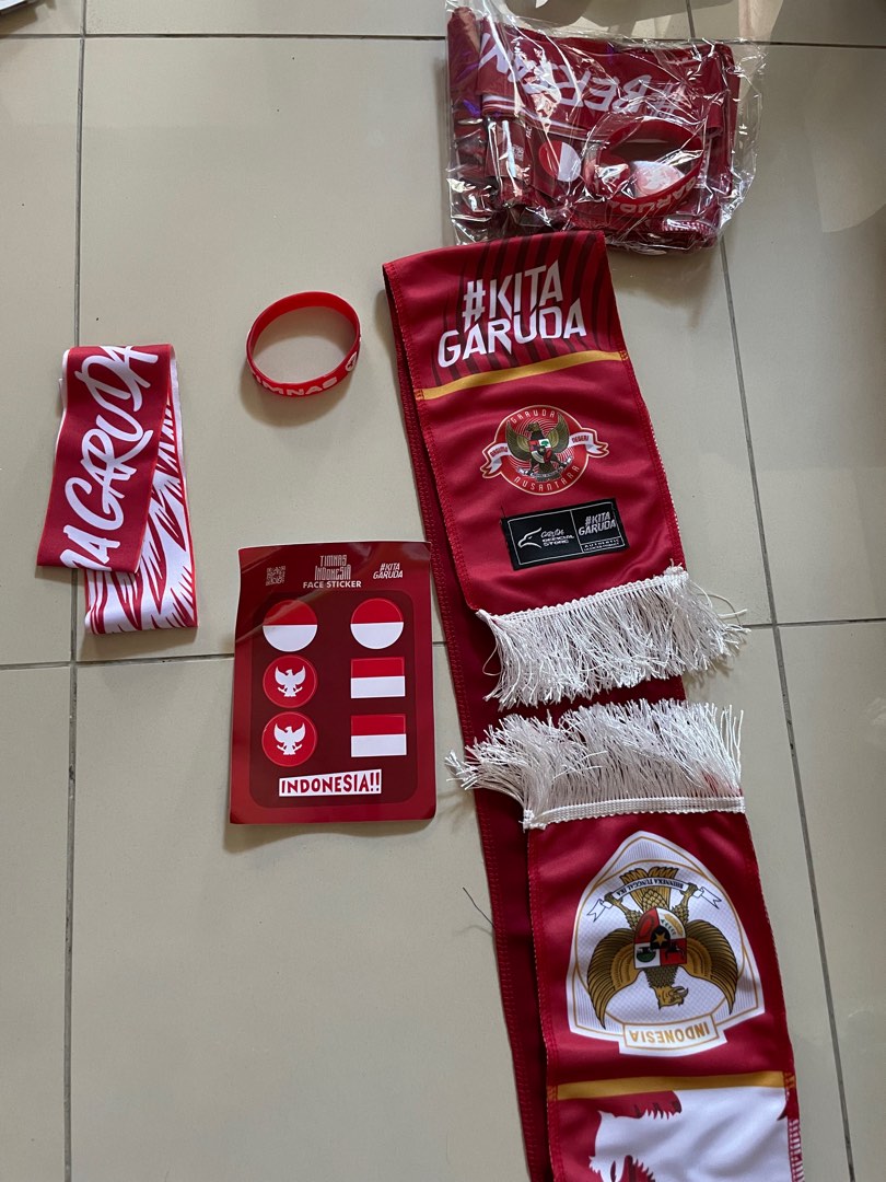 Bendera Syal Indonesia Mantab, Antik, Pajangan di Carousell