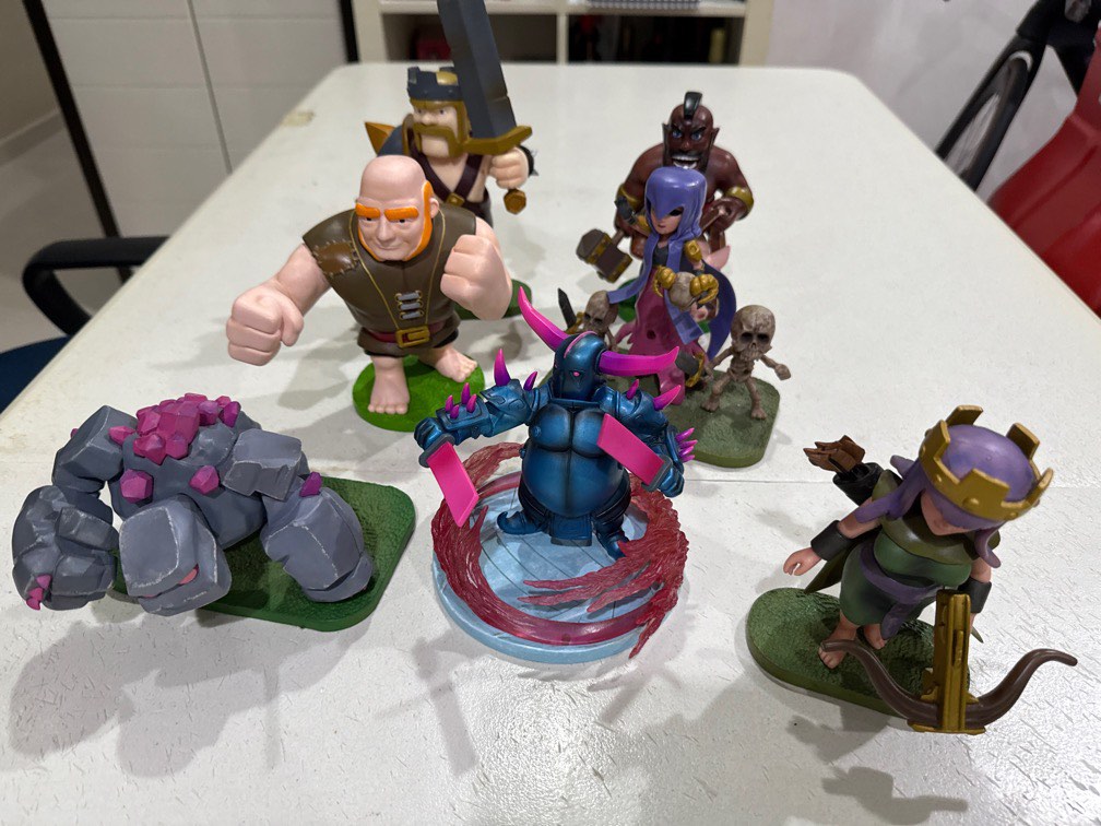 Clash of Clans set of 7 Figures, Hobbies & Toys, Toys & Games on Carousell