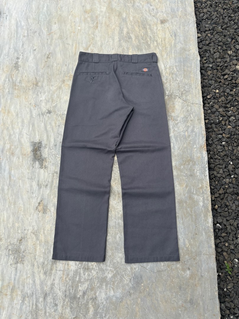 Dickies 873 uk 30, Fesyen Pria, Pakaian , Bawahan di Carousell
