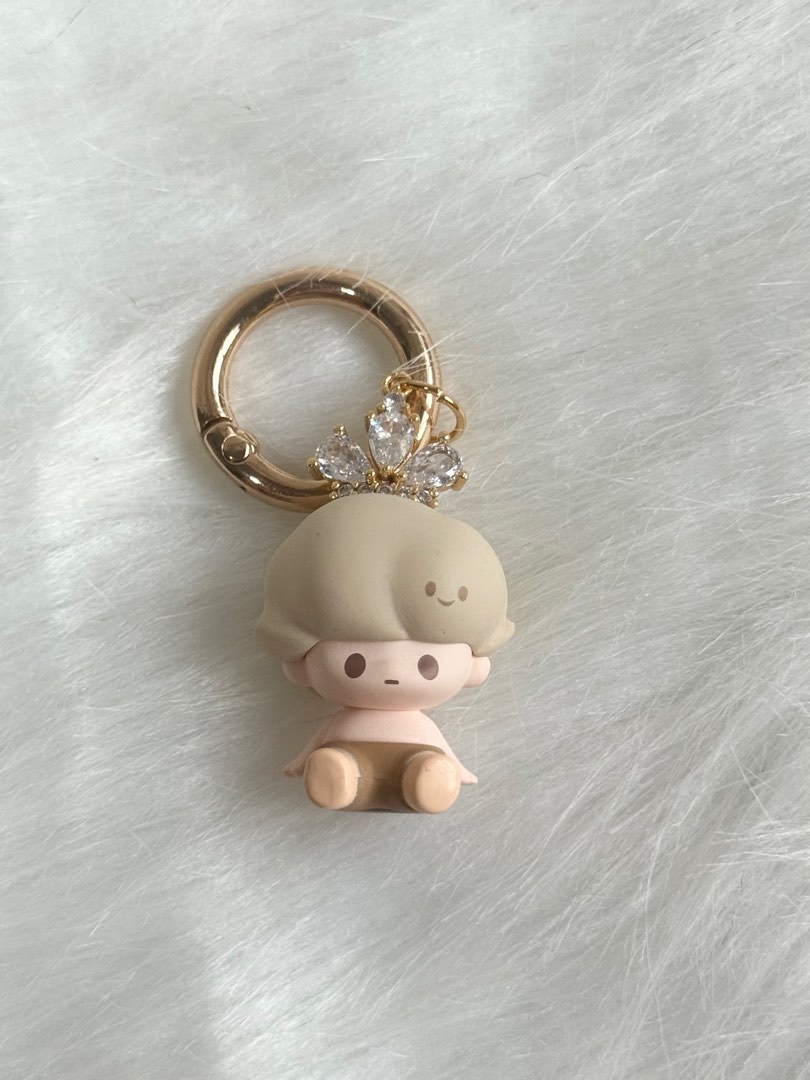 Dimoo (Popmart) Innocent beige Handphone charm, Hobbies & Toys, Toys ...