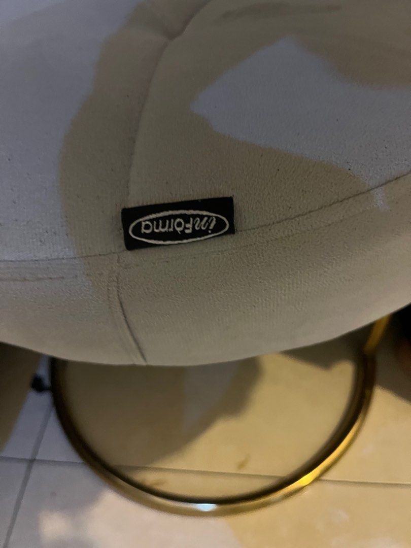 INFORMA Bench stole, Perabotan Rumah di Carousell