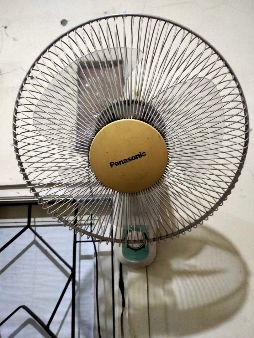 Kipas Angin panasonic 12 inchi, Elektronik, Lainnya di Carousell