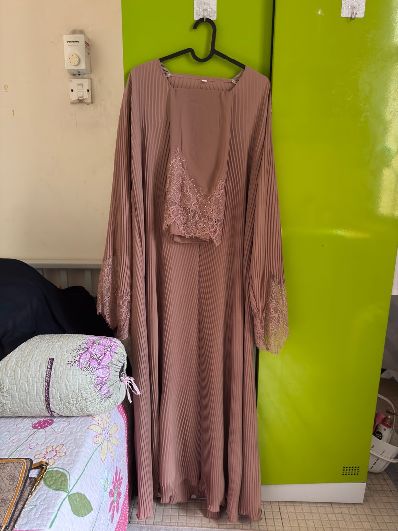 Rahsae Light Brown Pleated Jubah, Women's Fashion, Dresses & Sets, Traditional & Ethnic wear on ...