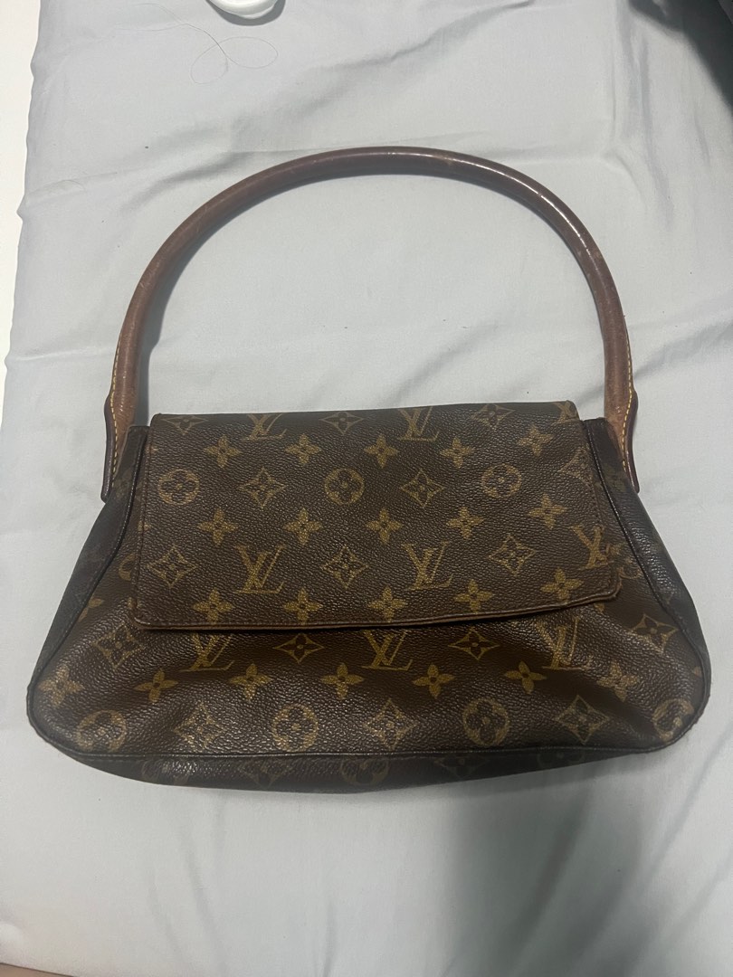 LV monogram looping PM, Luxury, Bags & Wallets on Carousell