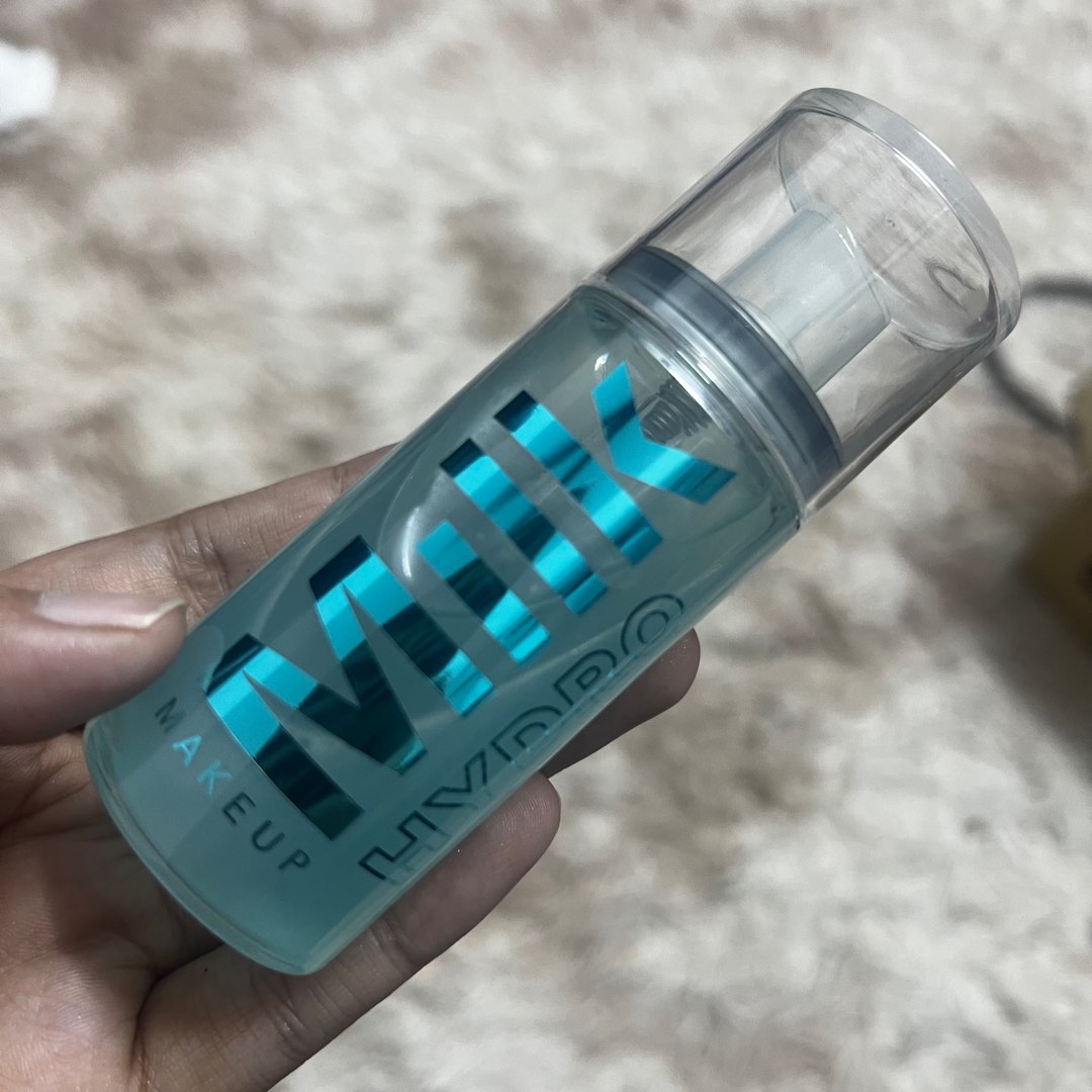 milk hydro grip spray, Beauty & Personal Care, Face, Makeup on Carousell