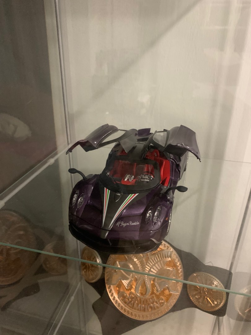 Pagani 1:18 diecast with light, Hobbies & Toys, Toys & Games on Carousell