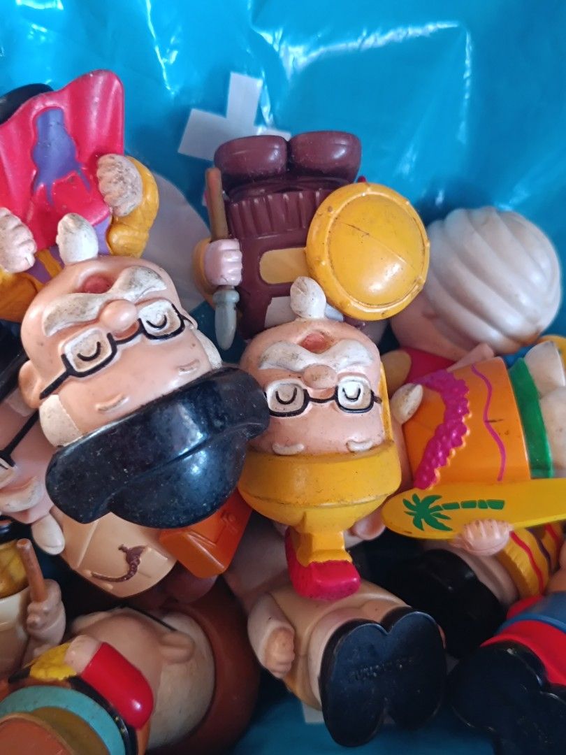 RARE!! Set KFC Colonel Sander's Around The World, Hobbies & Toys, Toys ...