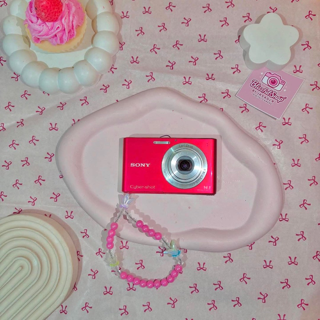 sony cybershot w330 in red, Photography, Cameras on Carousell