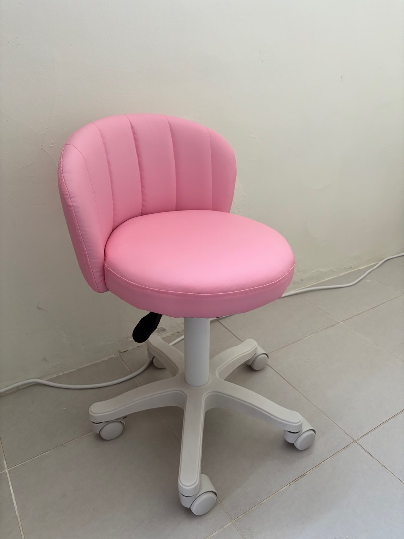 Swirl chair, Furniture & Home Living, Furniture, Chairs on Carousell