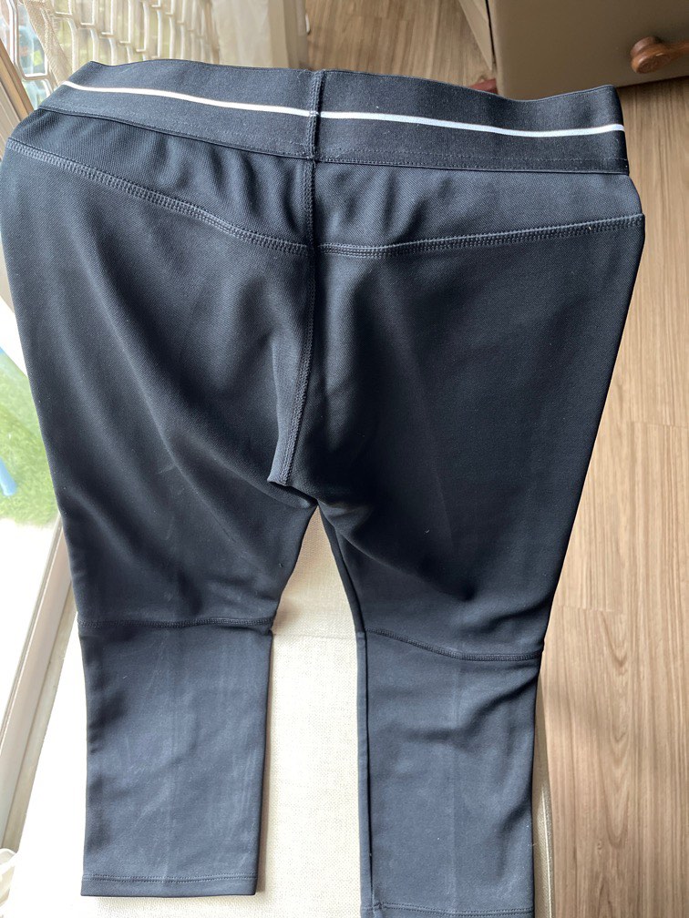 uniqlo training pants 3/4, Fesyen Wanita, Pakaian Wanita, Bawahan di ...