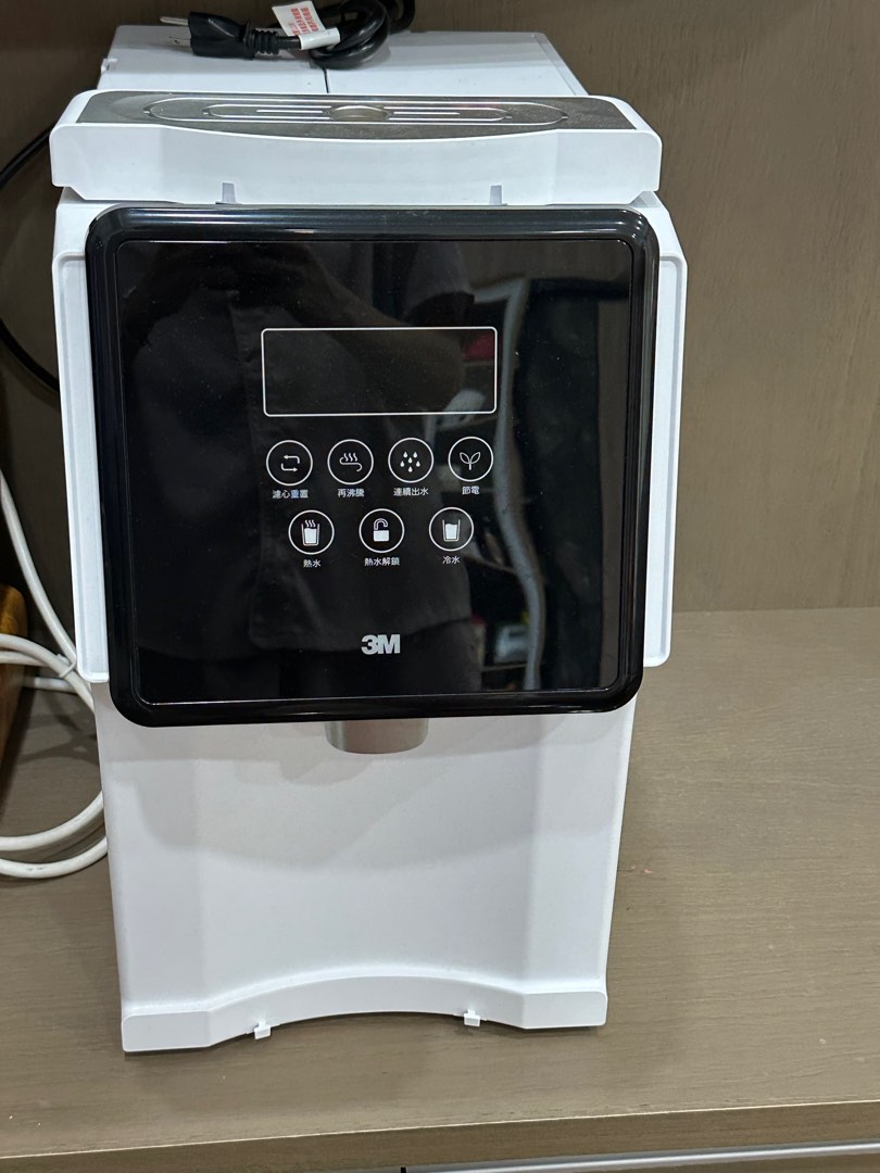 二手 3M L21冷熱飲水機, 家具及居家用品, 浴室、廚房用品配件在旋轉拍賣