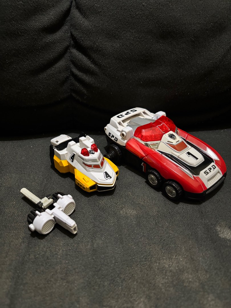 Bandai Power Rangers SPD Delta Dekaranger Megazord red and yellow DX ...