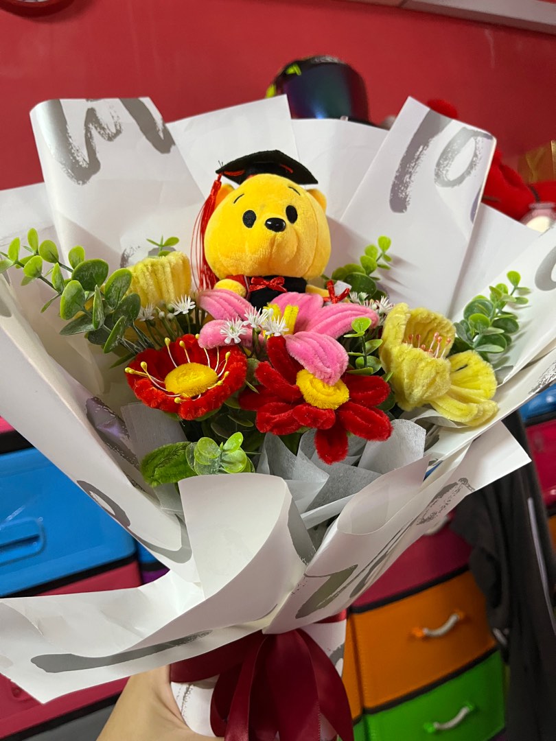Bunga Konvo Bunga Convocation Bunga Crochet, Hobbies & Toys, Stationery ...