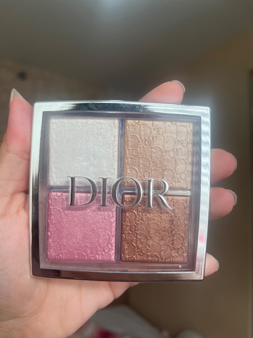 Dior Glow Face Palette Shade Universal, Kesehatan & Kecantikan, Rias Wajah di Carousell