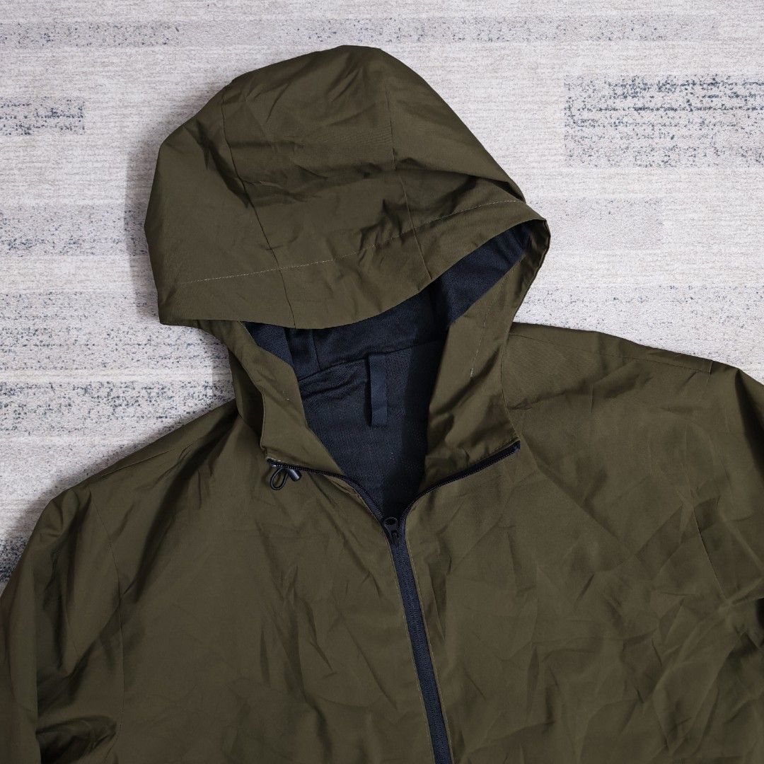 GU Windbreaker Jacket Green XL, Men's Fashion, Coats, Jackets and ...