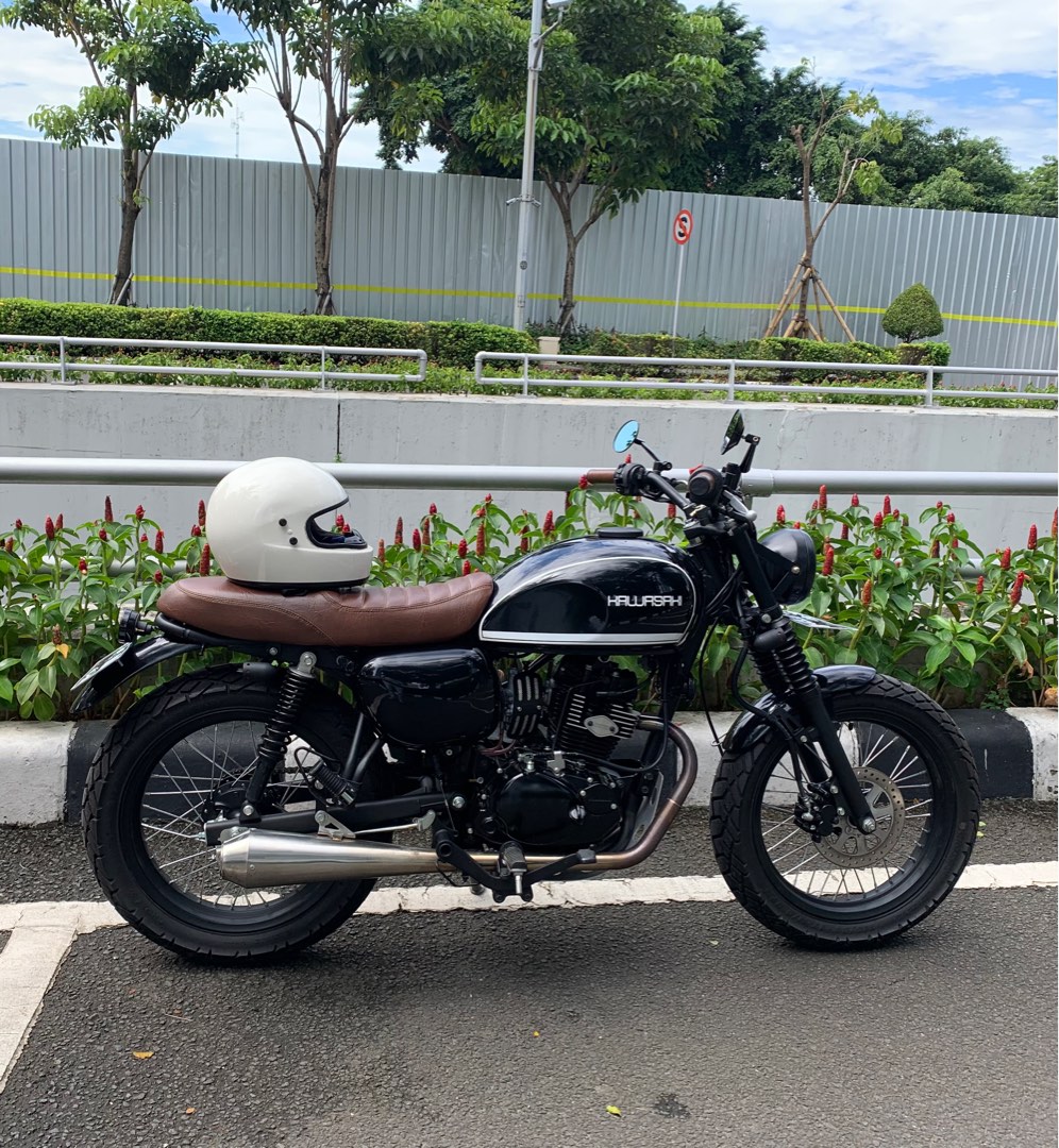 Kawasaki W175 Modif Tracker, Motor di Carousell