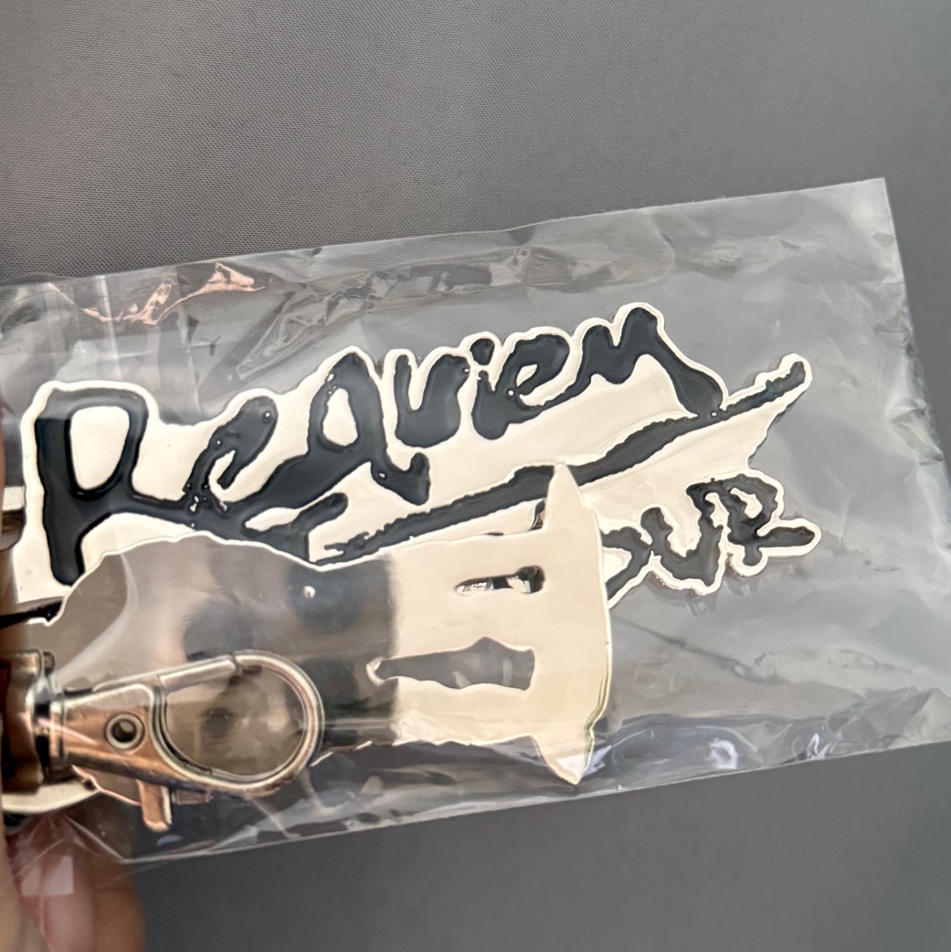 keshi requiem tour concert merch charm keychain, Hobbies & Toys ...