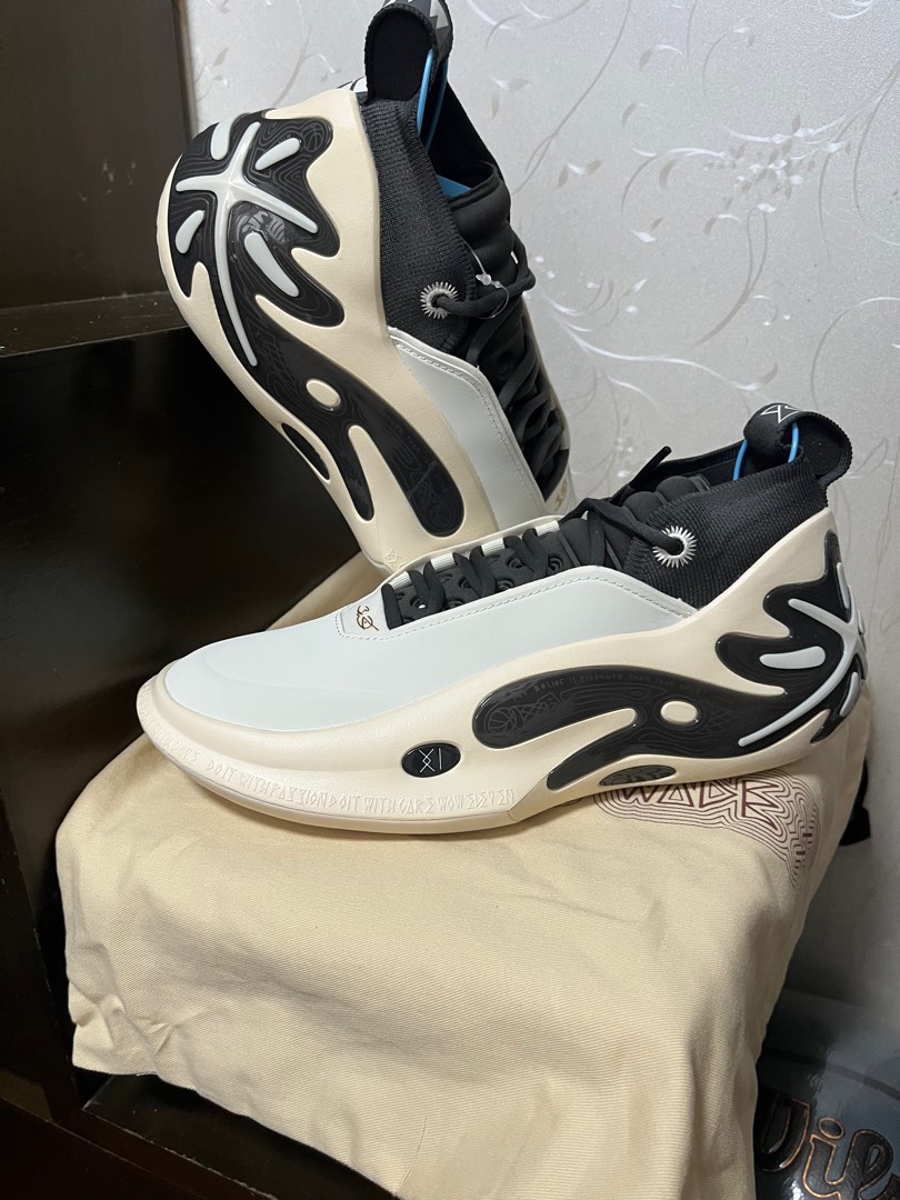 Li Ning WOW 11 Way of Wade US9, 男裝, 鞋, 波鞋 - Carousell