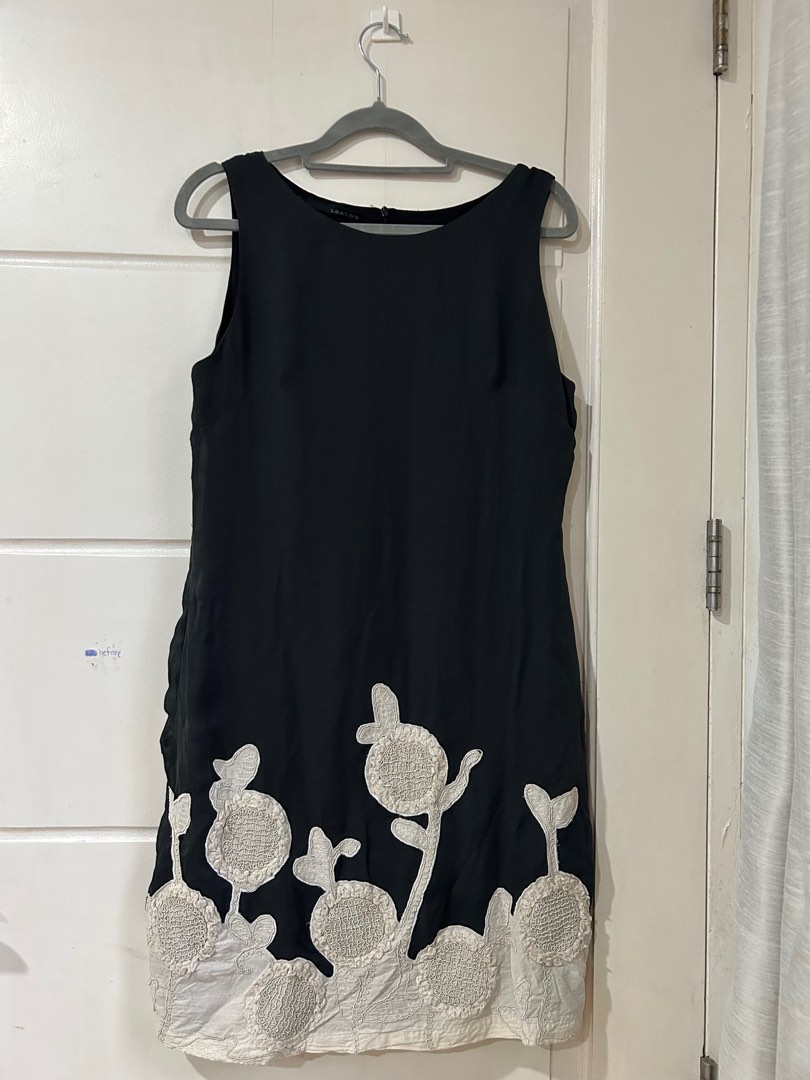 LOALDE Floral Mini Dress, Women's Fashion, Dresses & Sets, Dresses on ...