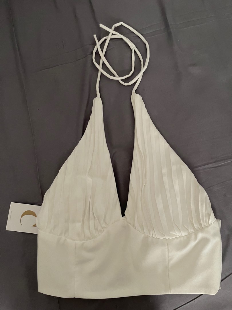 Official Claude - white halter top, Fesyen Wanita, Pakaian Wanita ...