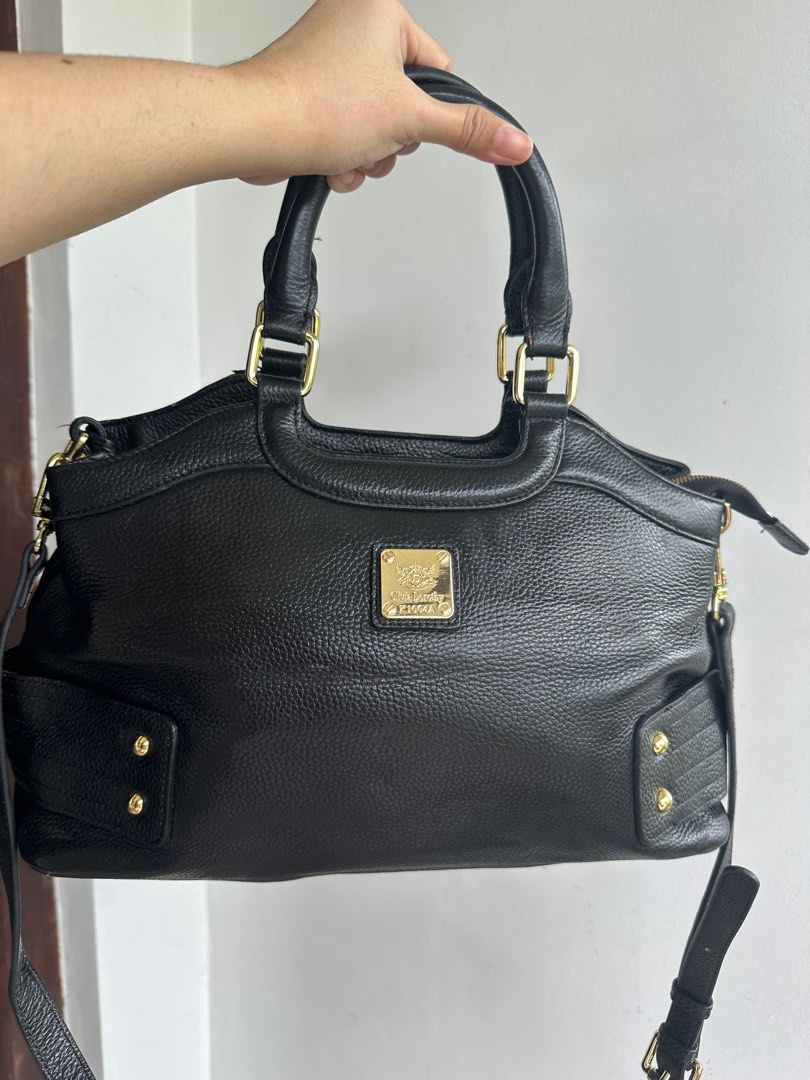 Olivia Dorothy two wag bag, Women's Fashion, Bags & Wallets, Cross-body ...