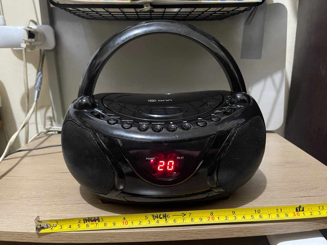 Onn CD Radio Boombox 220v No Issue gana lahat, Hobbies & Toys ...